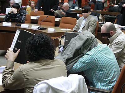 Angeklagte sollen islamistische Propaganda im Internet verbreitet haben ...