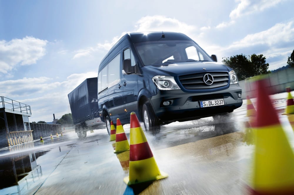 Fahrsicherheitstrainings für Transporterfahrer - dhz.net