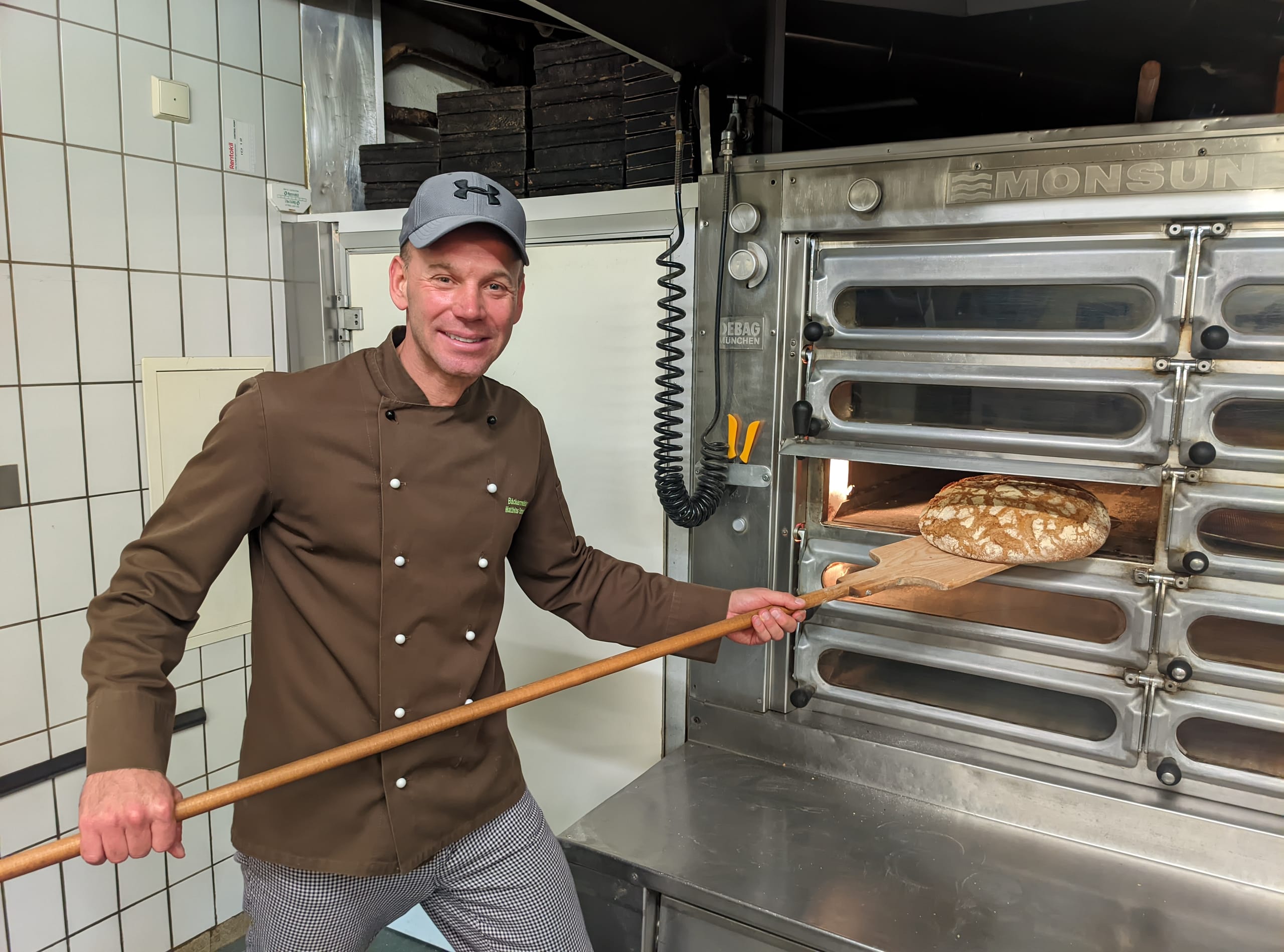 Traditionell und beliebt: Bäcker backt mit Großvaters Rezepten - dhz.net