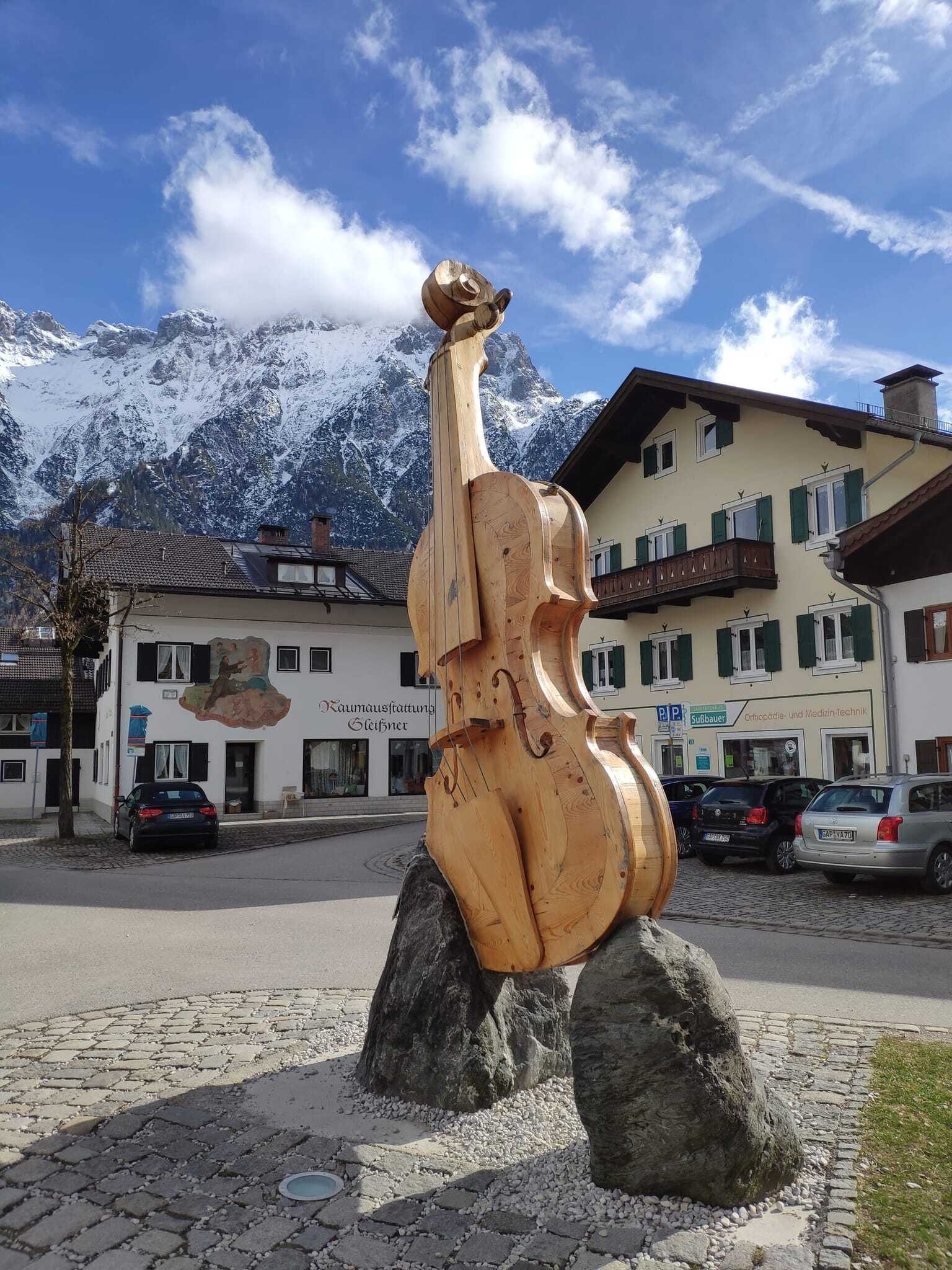 Geigenbau im Mittenwald: Wie ein Handwerk einen Ort prägt - dhz.net
