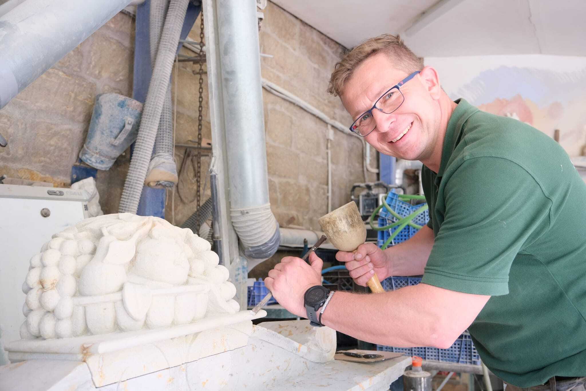 Steinmetzmeister baut Heimat im Miniformat - dhz.net